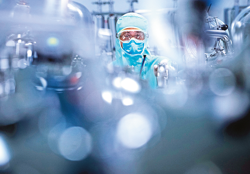 Virus : économies en berne et bataille des vaccins | Les Nouvelles ...