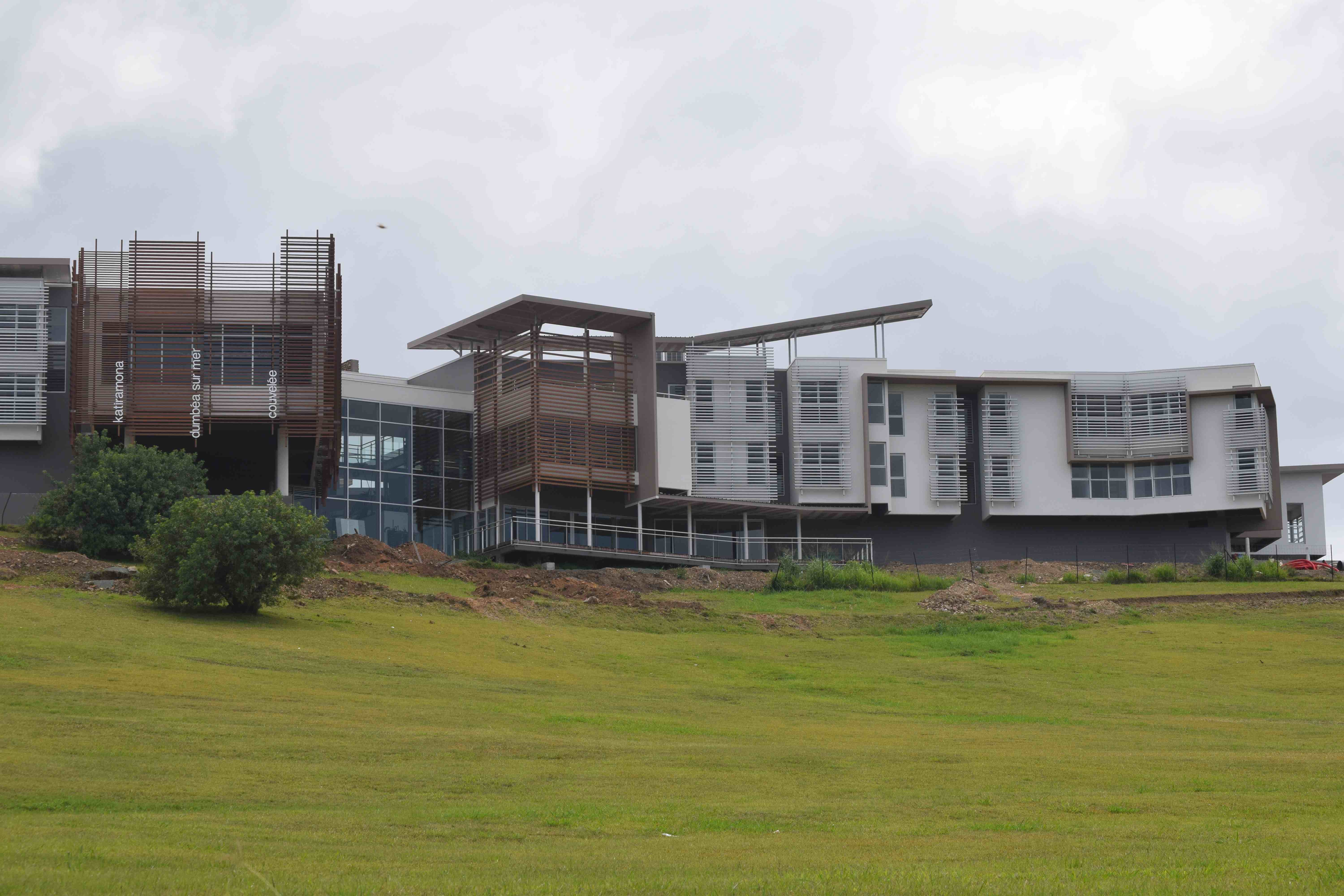 Le nouvel Hôtel de ville de Dumbéa ouvre ses portes lundi | Les ...