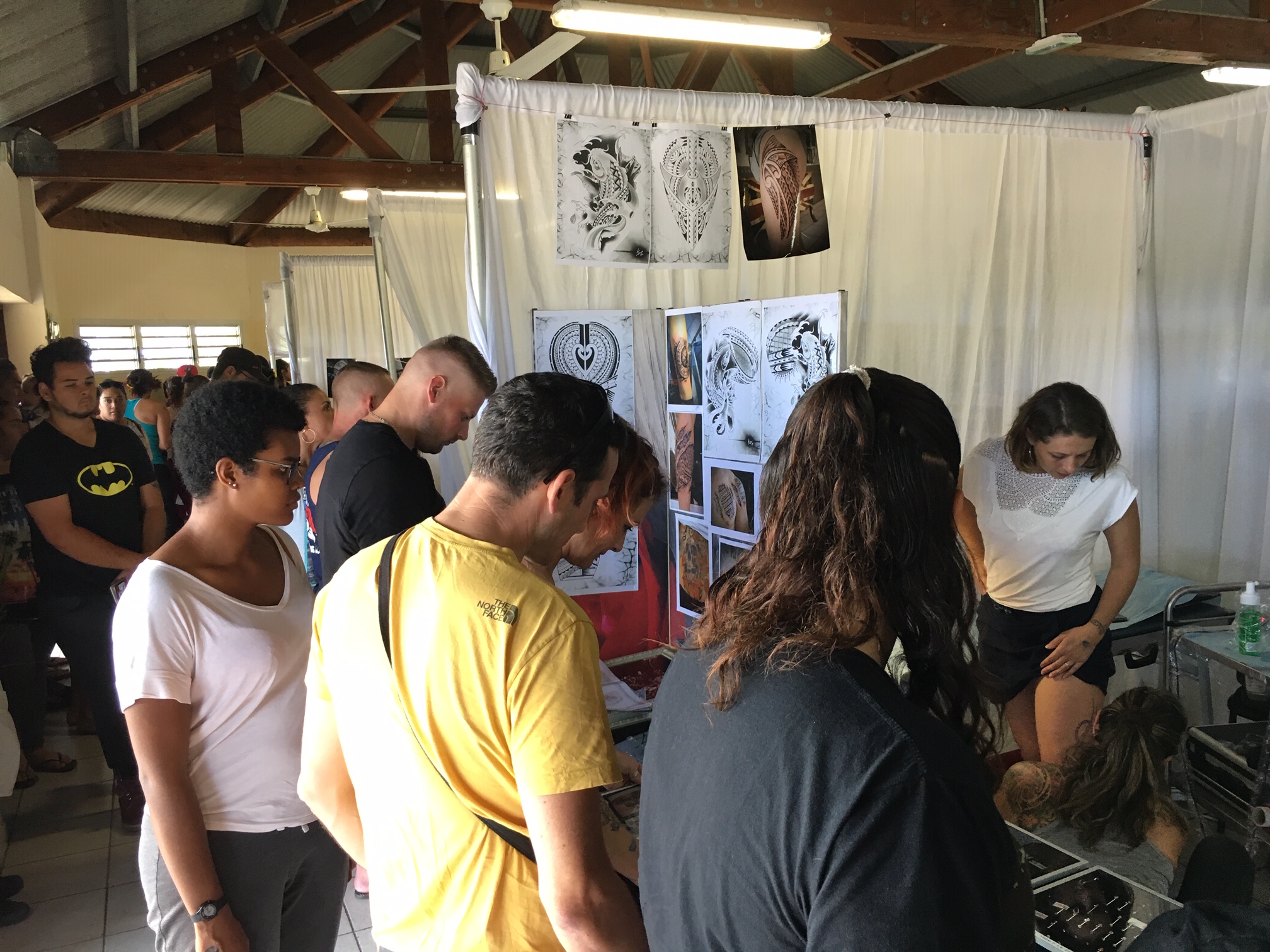 Le premier Tattoo festival attire les curieux au Fale Fono | Les ...