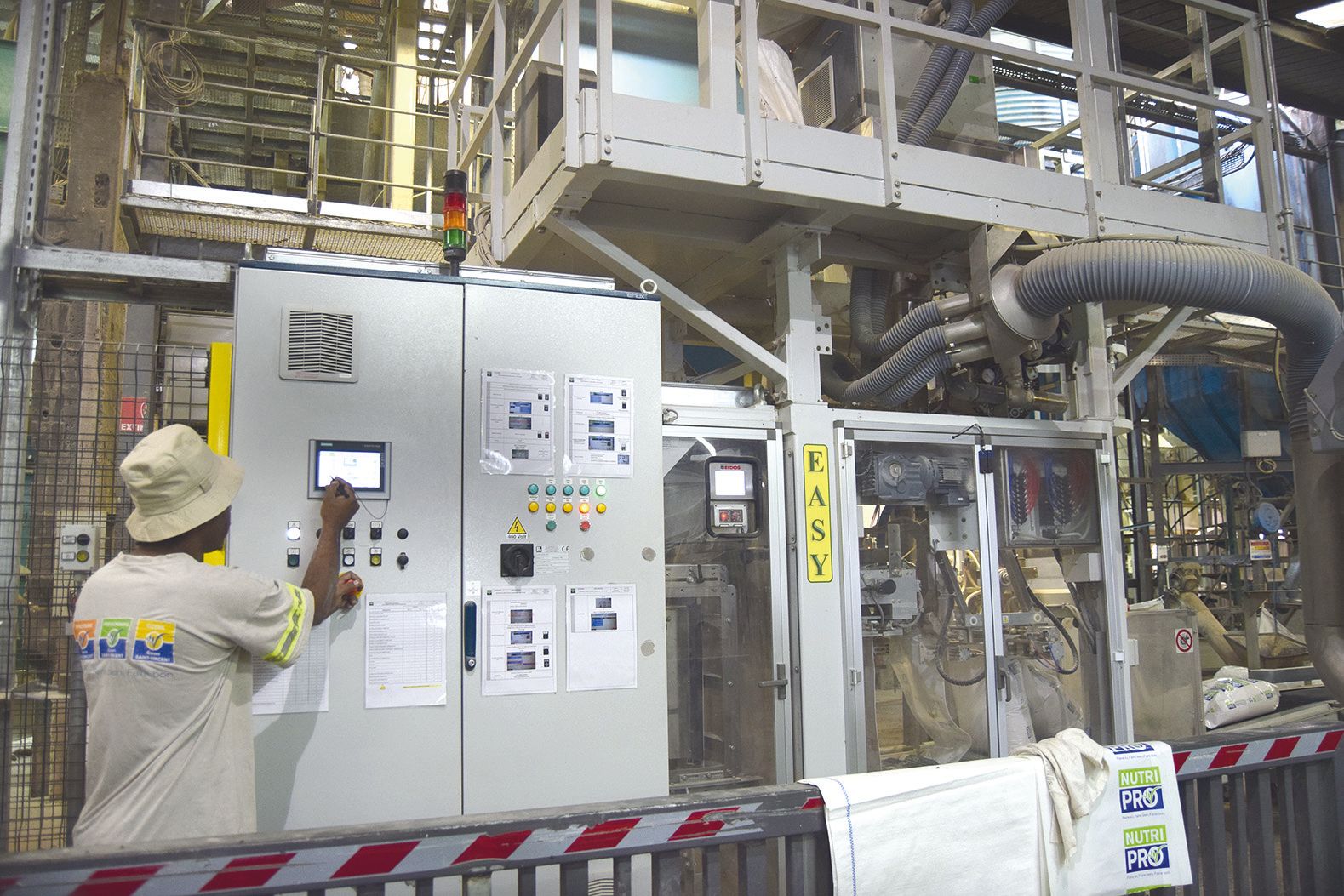 Dans les coulisses de la provenderie diaporama | Les Nouvelles ...