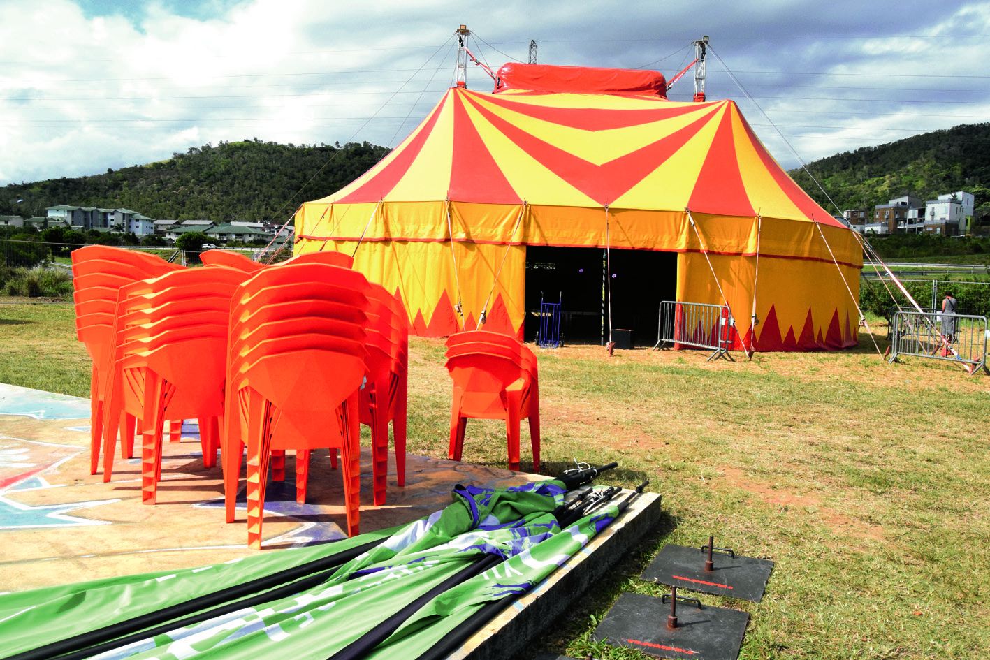 Dix jours sous le chapiteau entre ateliers ludiques et spectacles | Les ...