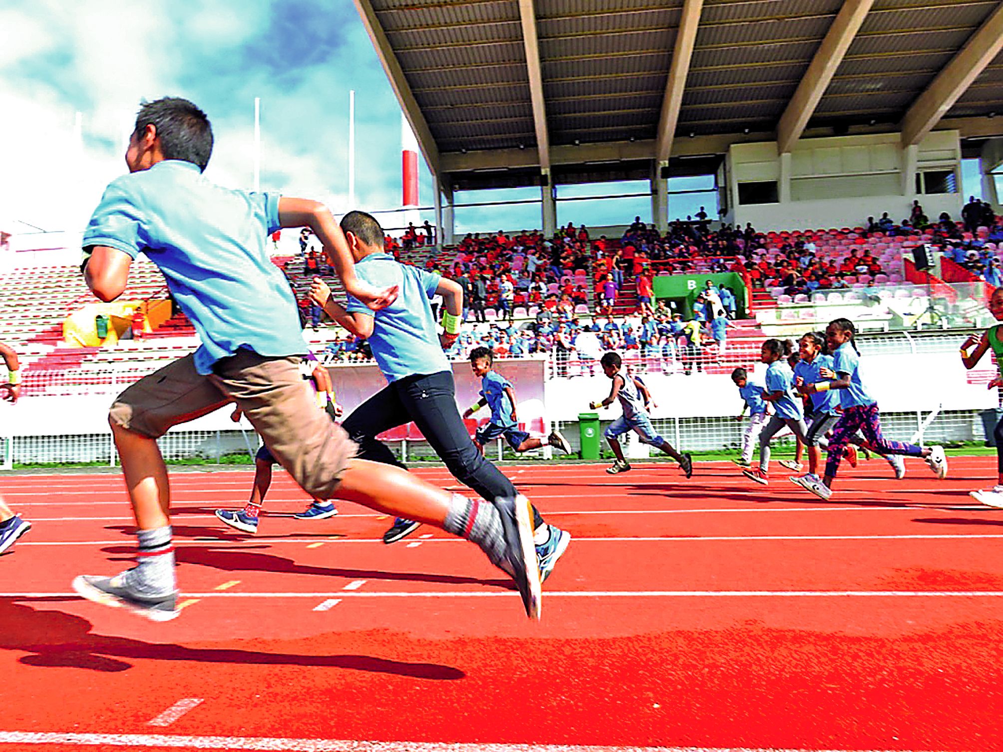 La course longue réunit 441 élèves du primaire à Numa-Daly | Les ...