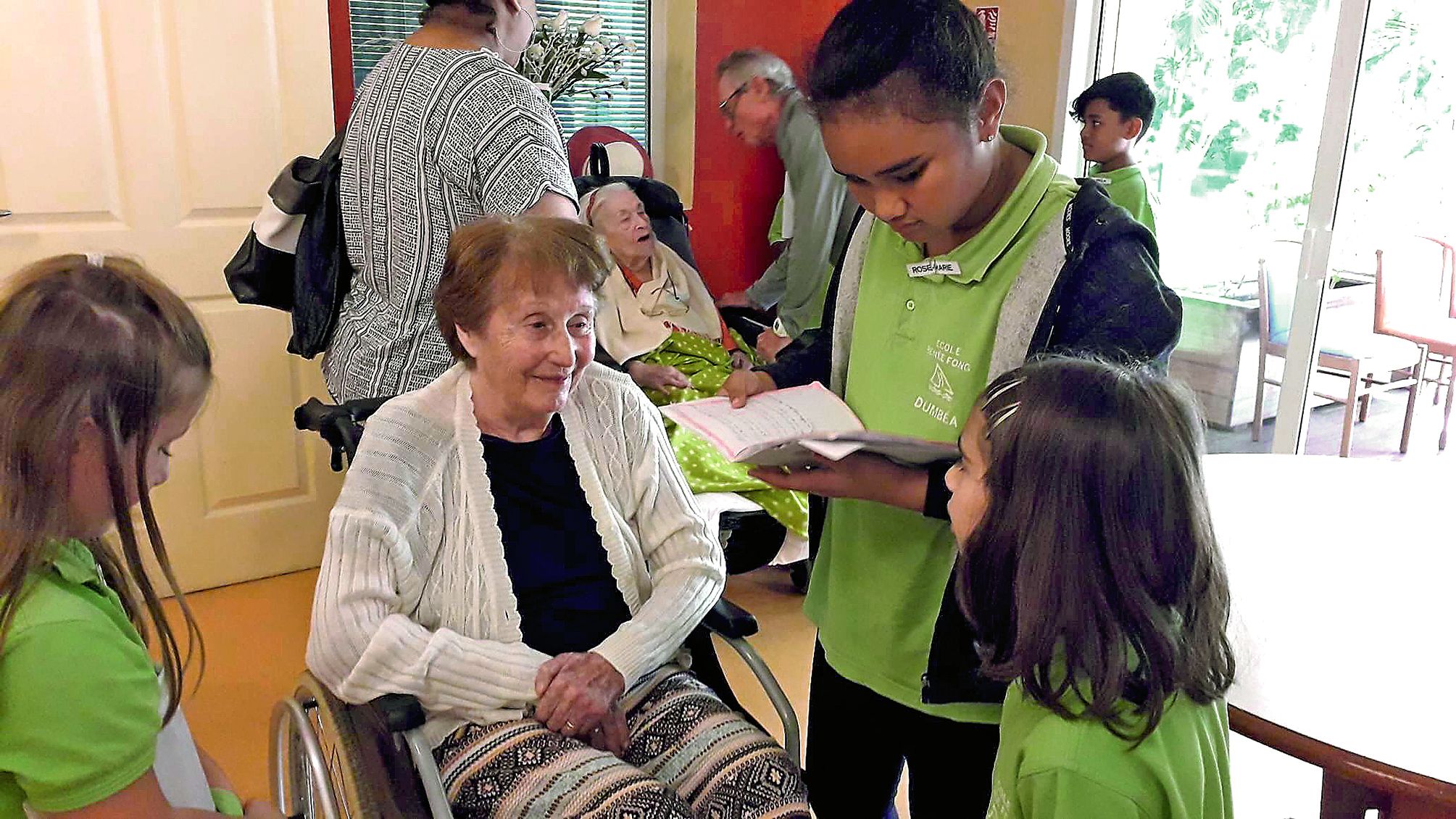 Les CE2 de Renée-Fong rendent visite aux résidents de la maison ...