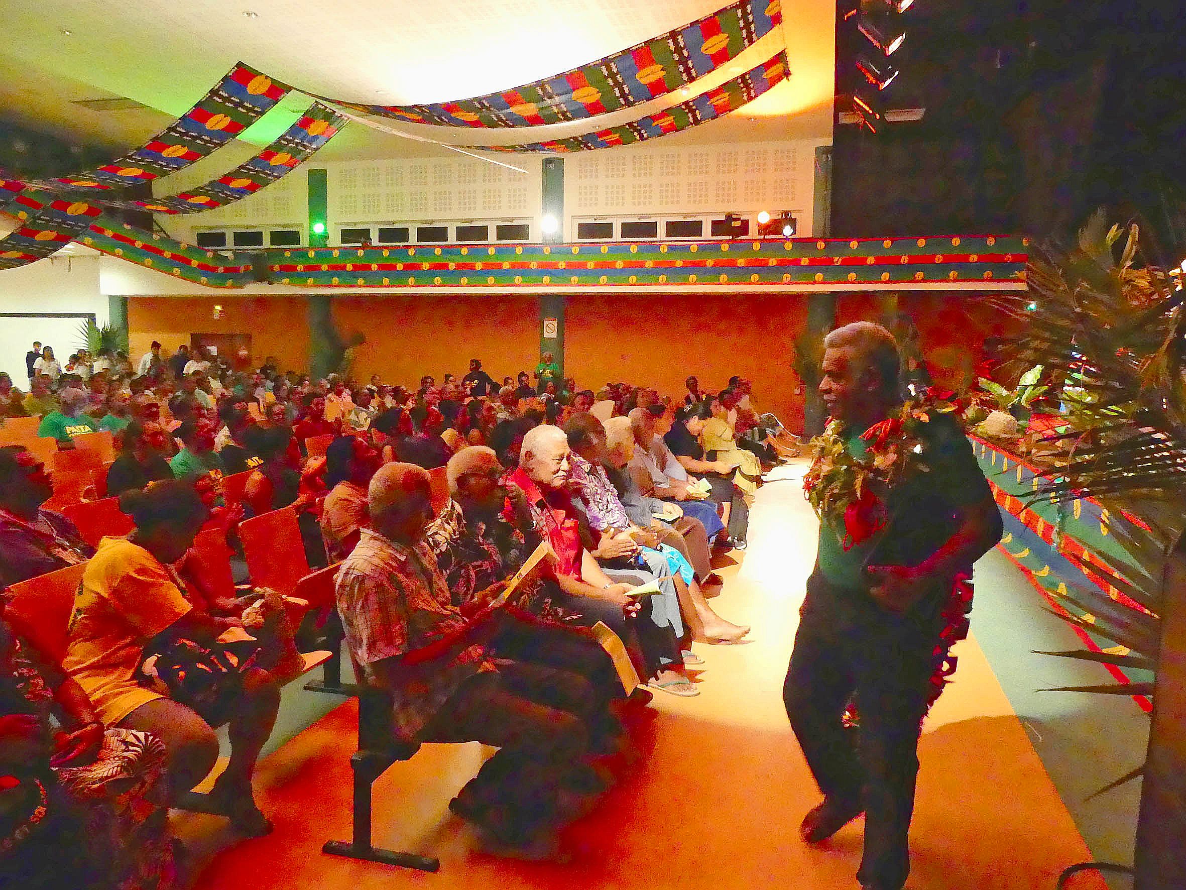 Louis Mapou ouvre le bal des meetings de clôture | Les Nouvelles ...