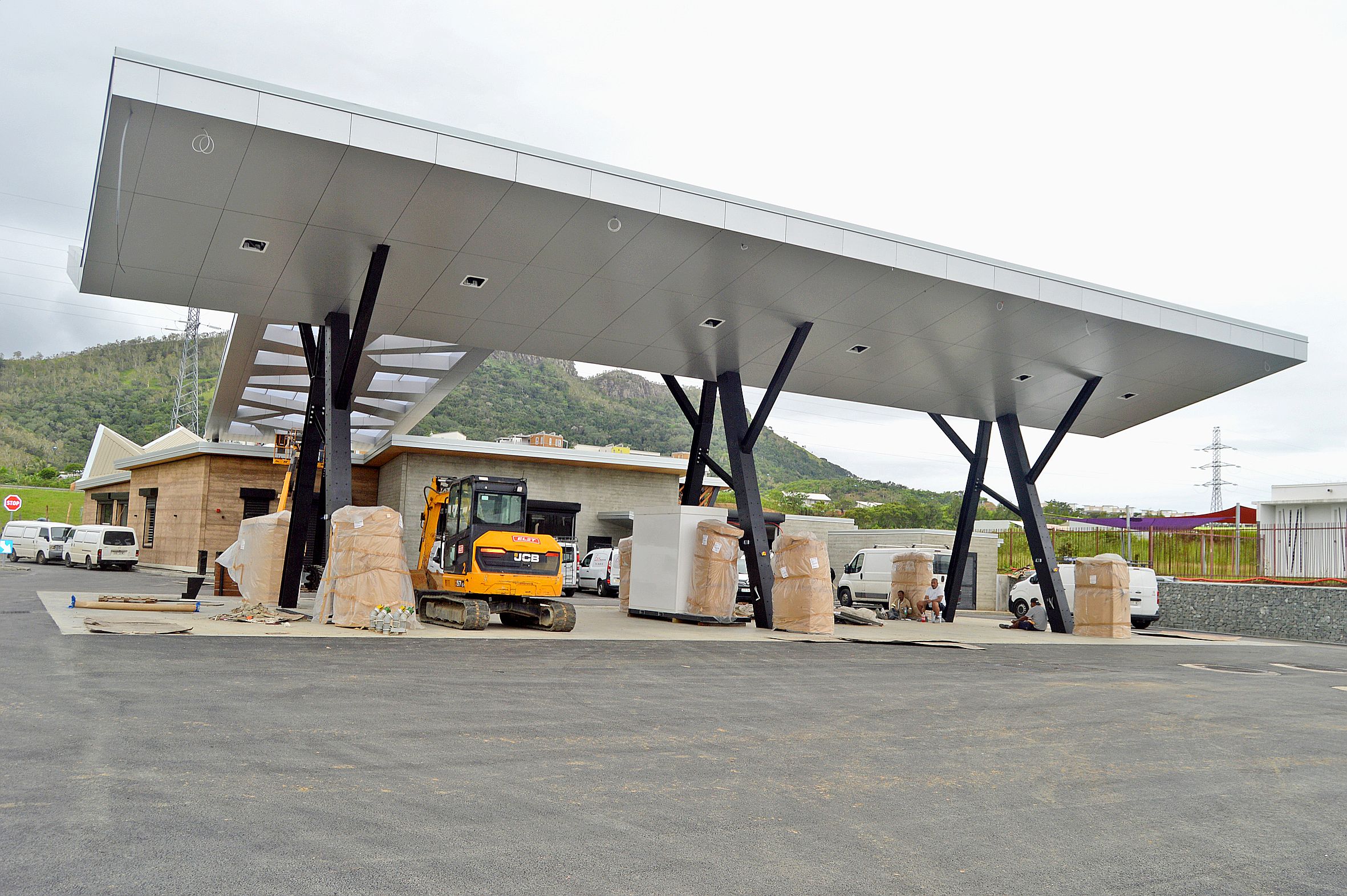Stations-service : la Shell d’Apogoti ouvre en juin, une Mobil à Kenu ...
