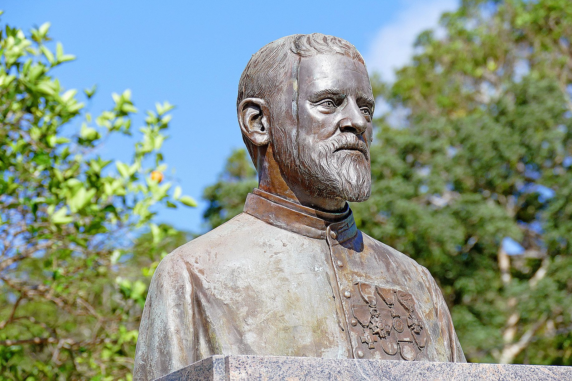 À Canala, impossible d’oublier la figure tutélaire du père Luneau ...